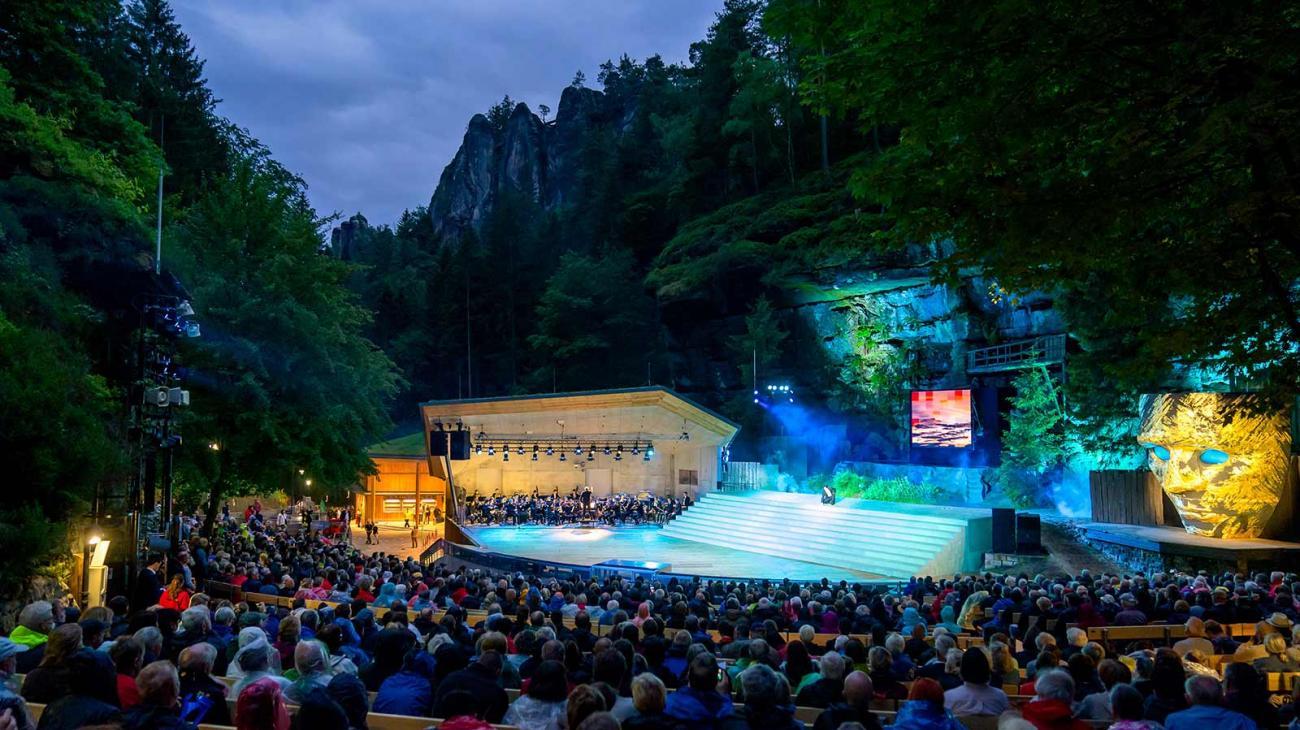 FELSENBÜHNEN FESTSPIELE 2025 im Kurort Rathen Open-Air-Theater vor ...